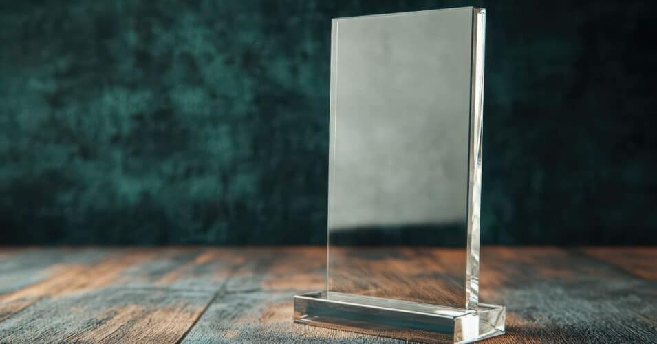 The Growing Popularity of Minimalist Crystal Gift Designs